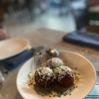 DECADE RESTAURANT - Updated December 2025 - 153 Photos & 59 Reviews ...