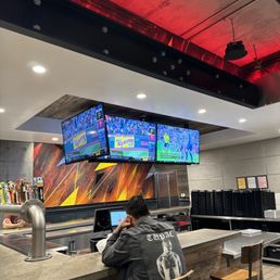 FIRE WINGS - MIDTOWN - Updated September 2025 - 170 Photos & 170 ...