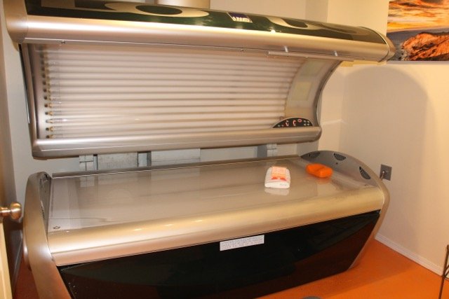 TAN LINEZ SUNSHINE TANNING SALON - Updated August 2025 - 118 S ...