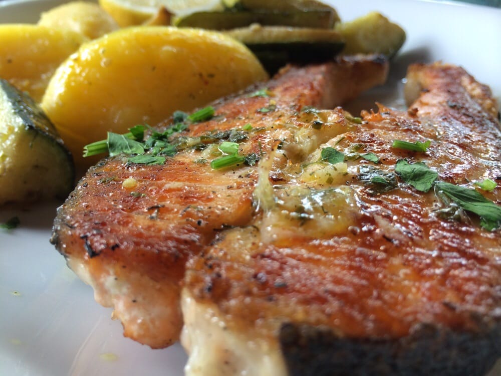 DELPHIN - Updated January 2025 - 13 Photos - Scharnweberstr. 160 ...