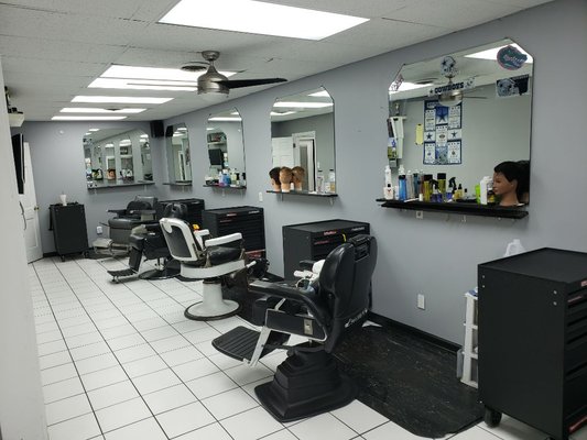 DIAMOND CUTZ BARBER & BEAUTY SALON - Updated October 2025 - 15 Photos ...
