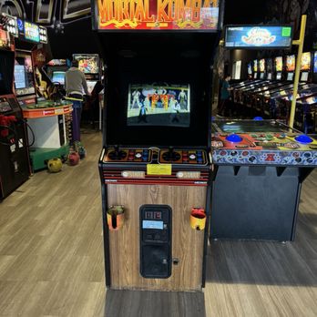 RECBAR 812 - Updated December 2025 - 374 Photos & 98 Reviews - 336 ...