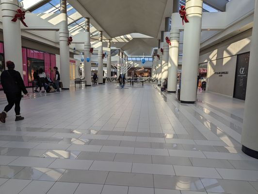GALLERIA AT CRYSTAL RUN MALL - 53 Photos & 33 Reviews - 1 N Galleria Dr ...