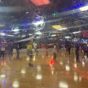 UNITED SKATES OF AMERICA ROLLER SKATING CENTER - 71 Photos & 62 Reviews ...