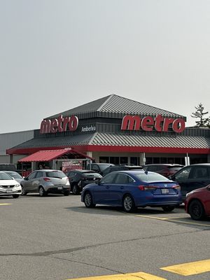 METRO - Updated January 2026 - 64 Photos & 11 Reviews - 1822 Whites ...