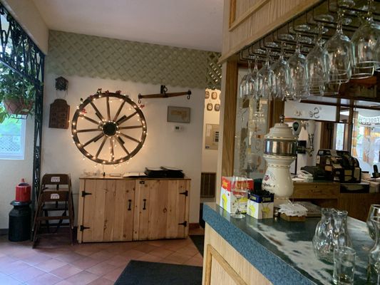 OLD COUNTRY INN RESTAURANT - Updated December 2025 - 255 Photos & 110 ...