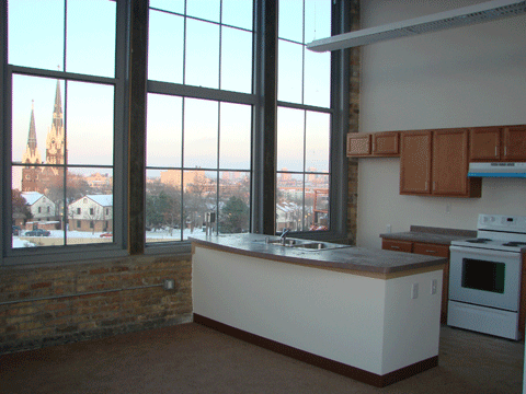 BLUE RIBBON LOFTS - 11 Photos & 10 Reviews - 901 W Winnebago St ...