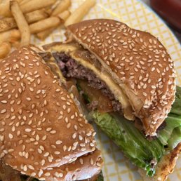 ACME BURGER - PETALUMA WEST - Updated July 2025 - 72 Photos & 121 ...
