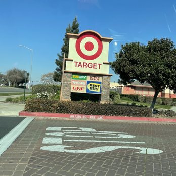 TARGET - Updated July 2025 - 341 Photos & 109 Reviews - 695 W Herndon ...