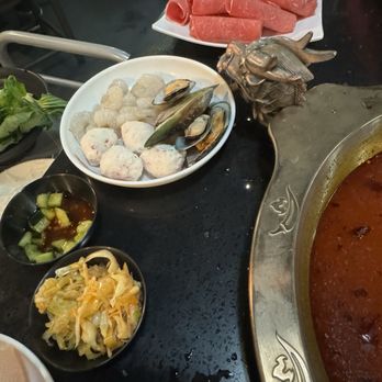 HOT POT LEGEND - Updated January 2025 - 260 Photos & 155 Reviews ...