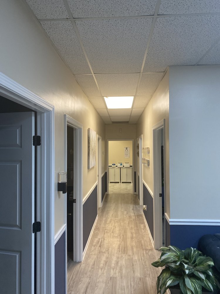 THE MEDICAL HUBB - Updated July 2025 - 10 Photos - 90 Commerce Dr ...