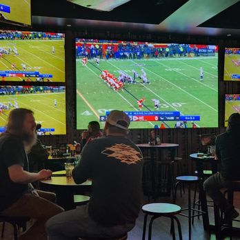 BOMBSHELLS - Updated December 2025 - 28 Photos & 21 Reviews - 1400 ...