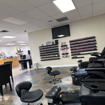 Tracy nail salon store