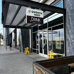 QWENCH JUICE BAR - Updated July 2025 - 140 Photos & 69 Reviews - 410 N ...