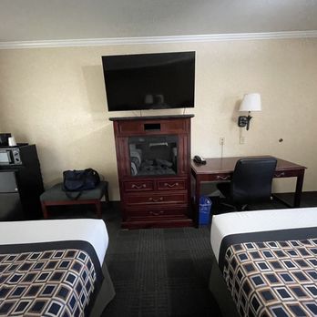 DYNASTY SUITES REDLANDS HOTEL - Updated August 2024 - 154 Photos & 180 ...