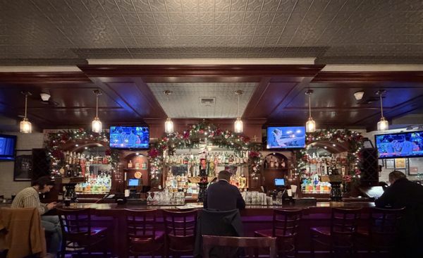 RYAN MAGUIRE’S BAR & RESTAURANT - Updated January 2026 - 165 Photos & 213 Reviews - 28 Cliff St ...