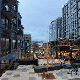 VON’S 1000 SPIRITS - Updated December 2025 - 4730 Photos & 3836 Reviews ...