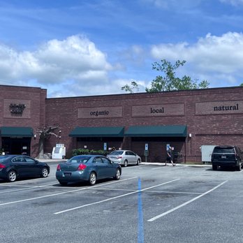 DEEP ROOTS MARKET - Updated October 2025 - 115 Photos & 83 Reviews ...