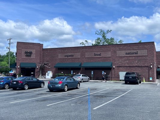 DEEP ROOTS MARKET - Updated October 2025 - 115 Photos & 83 Reviews ...