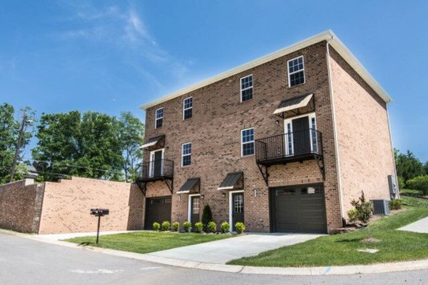 RELIANT REALTY PROPERTY MANAGEMENT - Updated December 2025 - 19 Photos ...