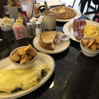 THE GLASS HAT CAFE - Updated December 2024 - 28 Photos & 17 Reviews ...