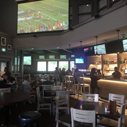 GUILDFORD STATION PUB - Updated January 2026 - 106 Photos & 112 Reviews ...