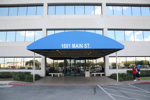 NITESH VACHHANI, MD - Updated August 2025 - 10 Photos - 1601 Main St ...