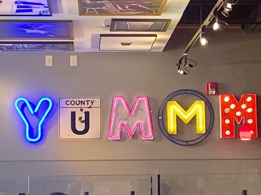 RED ROBIN GOURMET BURGERS AND BREWS - Updated December 2024 - 216 ...