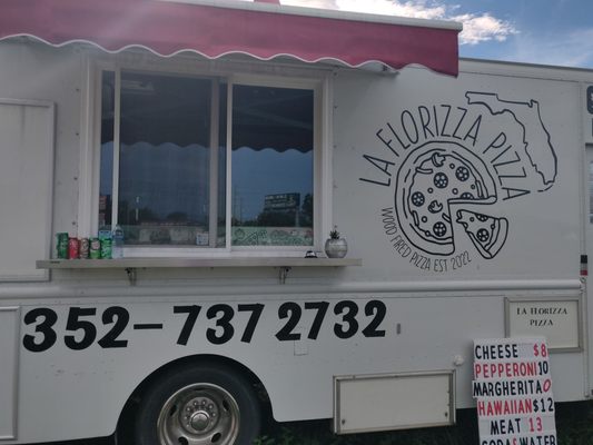 LA FLORIZZA PIZZA - 33 Photos & 10 Reviews - 3275 Commercial Way ...