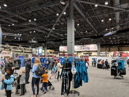 Lumen field event center - formeplora