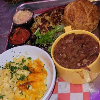 INA MAE TAVERN & PACKAGED GOODS - Updated November 2024 - 782 Photos ...