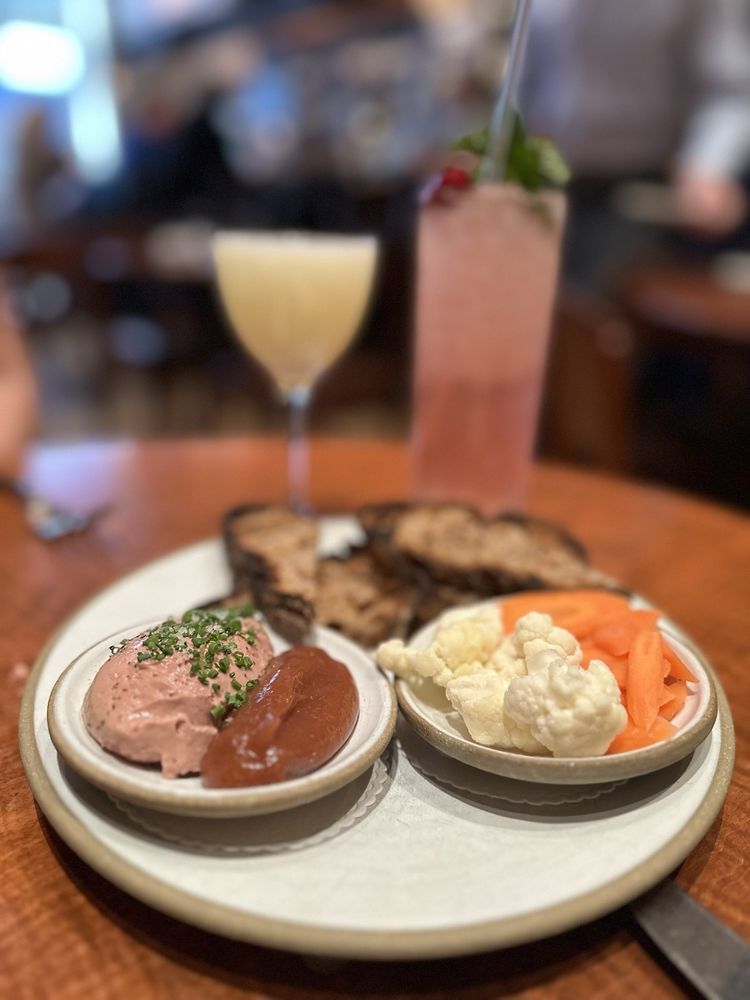 GRAMERCY TAVERN - Updated May 2024 - 6778 Photos & 3475 Reviews - 42 E ...