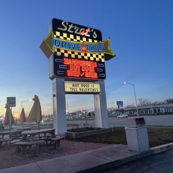 STRAT’S - Updated November 2024 - 204 Photos & 209 Reviews - 231 E ...