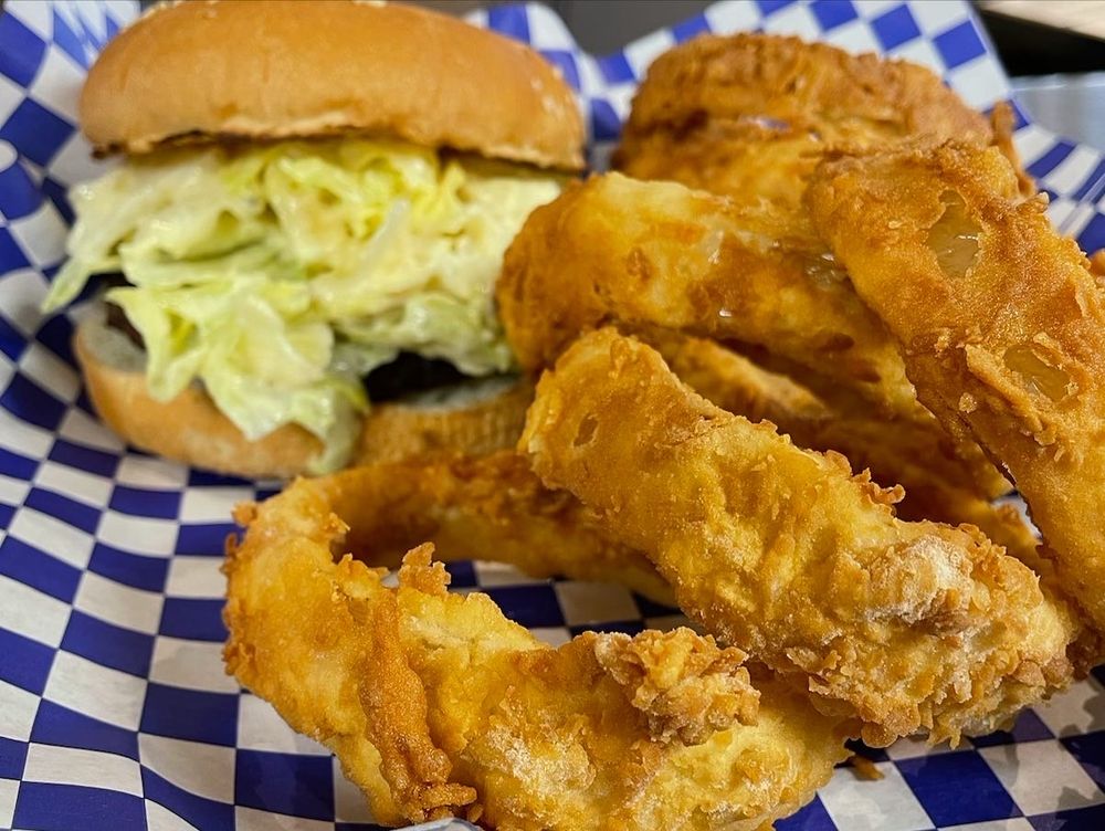 Johnnie’s Kitchen and Bar, Oklahoma City | Roadtrippers