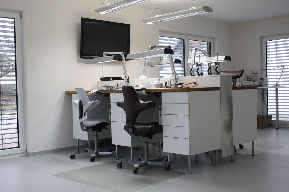 WIEGAND DENTAL - 15 Photos - Robert-Koch-Str. 1, Eitensheim, Bayern ...