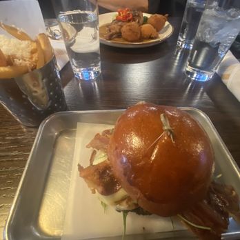 TOPSIDE TAVERN - Updated January 2026 - 135 Photos & 48 Reviews - 10 S ...