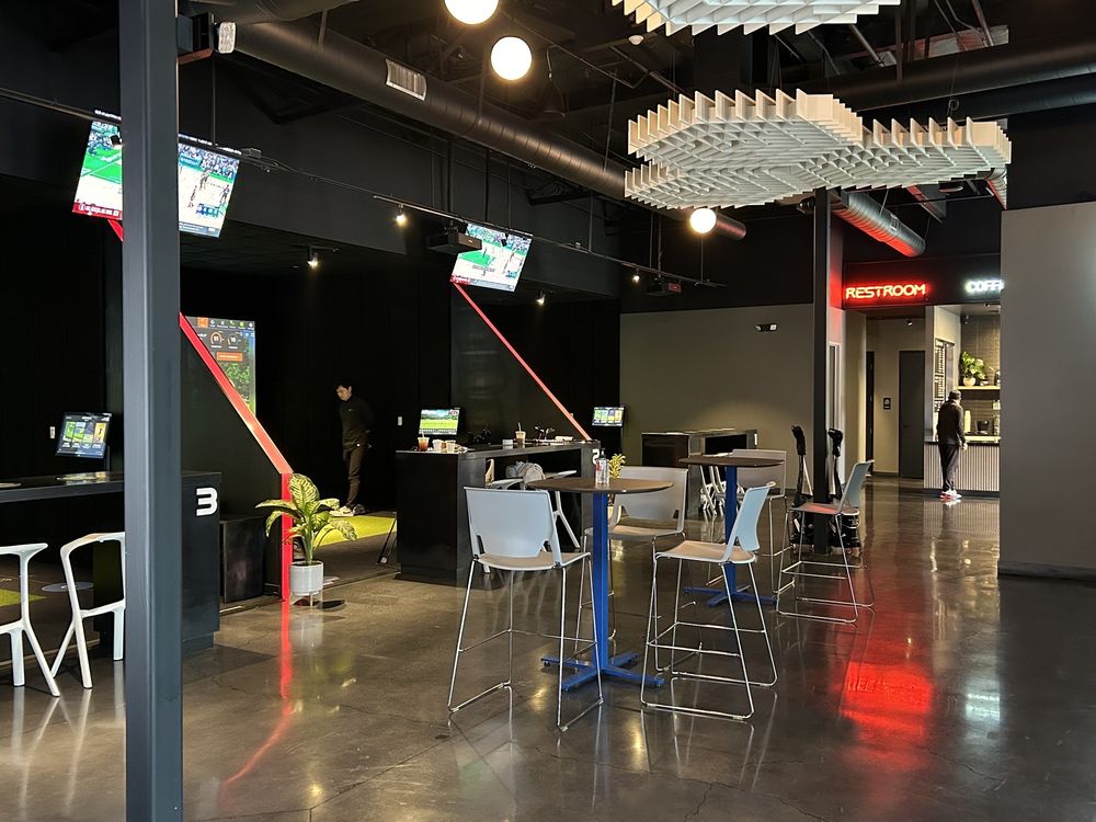 ONYX INDOOR GOLF & CAFE - Updated December 2024 - 62 Photos & 35 ...