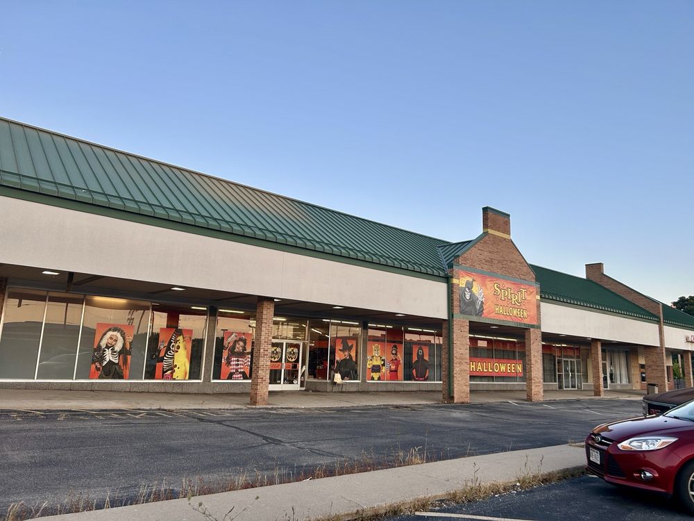 SPIRIT HALLOWEEN - Updated December 2025 - 77 Photos - 6045 S Packard ...
