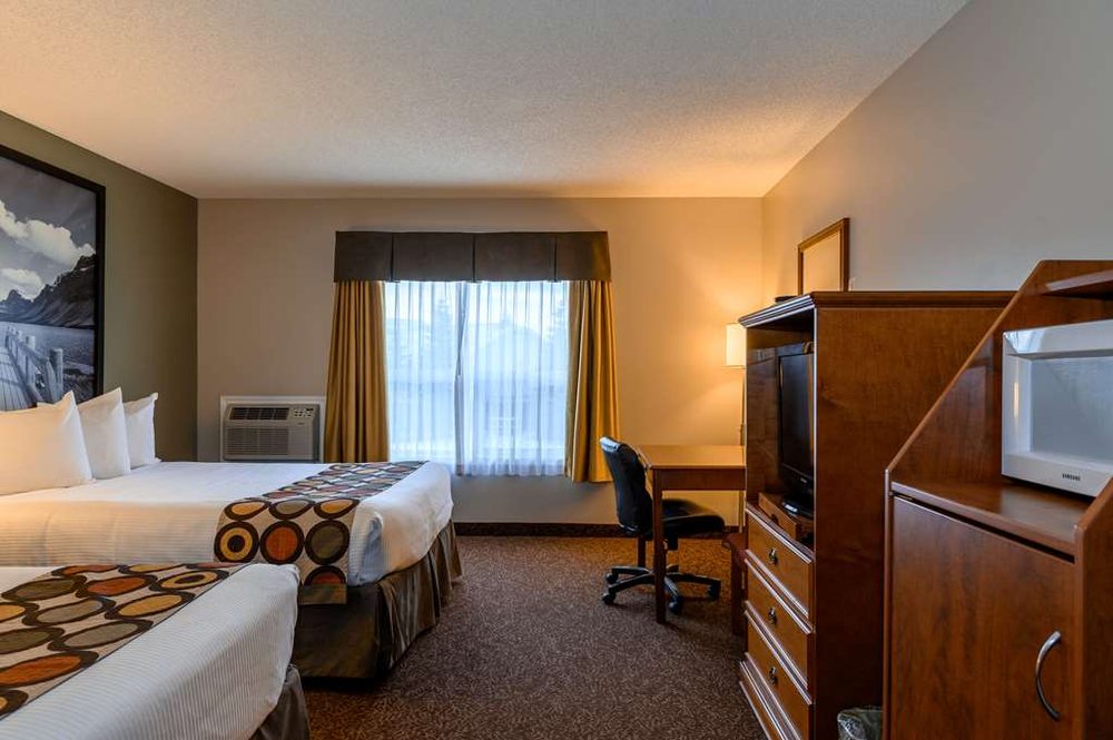 SUPER 8 BY WYNDHAM COCHRANE - 28 Photos - 11 West Side Drive, Cochrane ...