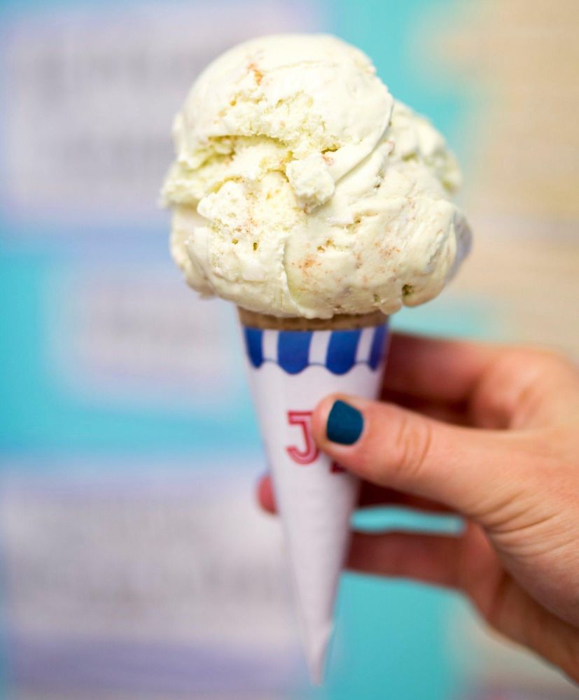 WILLEYS SCOOPS & SWEETS - Updated August 2025 - 28 Photos & 26 Reviews ...