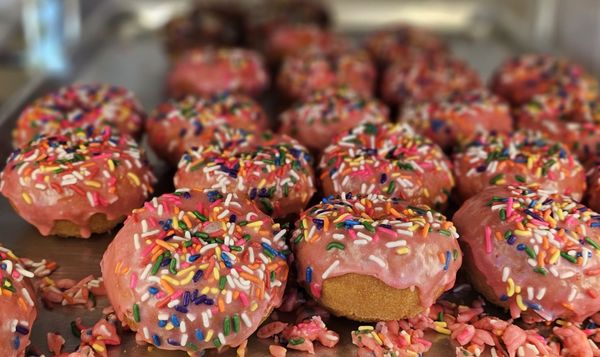 ROCKLIN DONUTS & CINNAMON - 497 Photos & 483 Reviews - 4845 Granite Dr ...