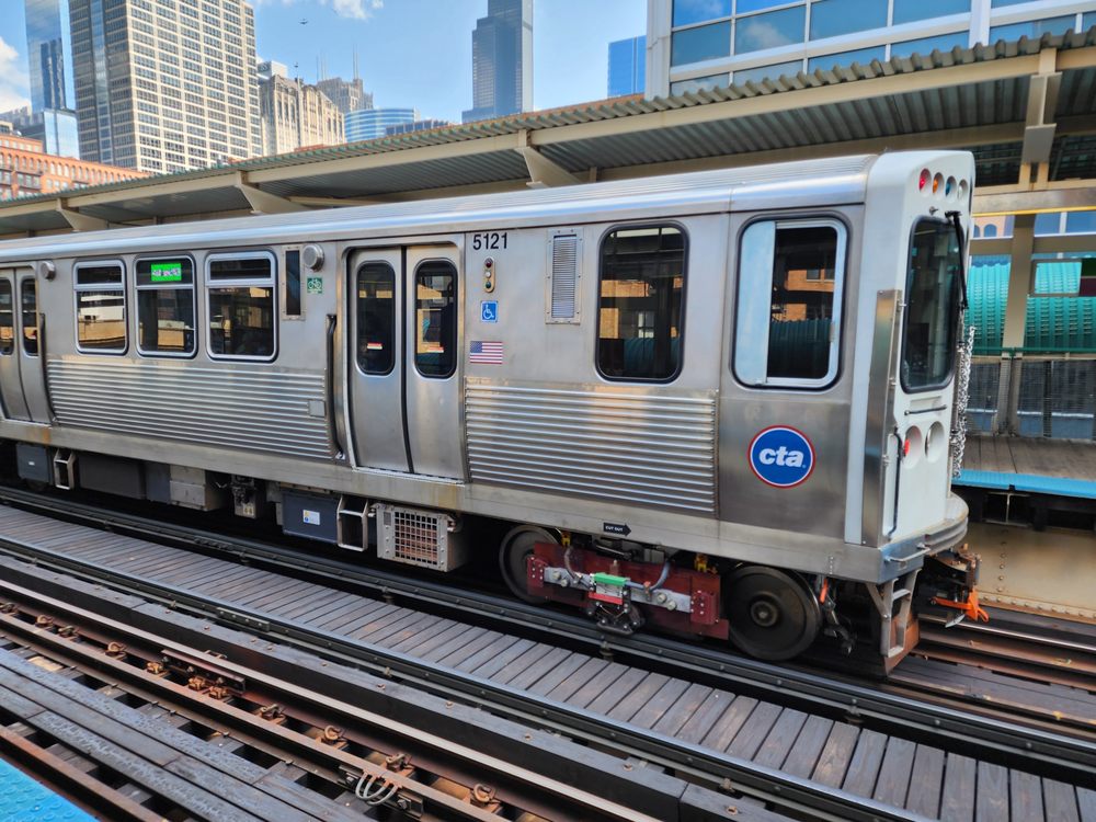 CTA - CLINTON - GREEN&PINK LINE - Updated July 2025 - 27 Photos - 540 W ...