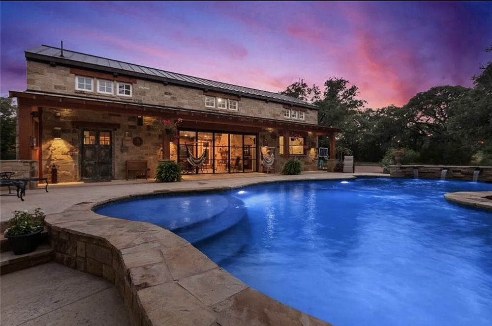 VERSALUX - Updated January 2025 - Request a Quote - 23 Photos - 4301 W ...