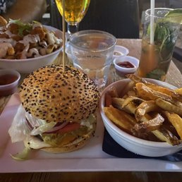 BURGER BAR CRESCENT - Updated October 2025 - 913 Photos & 594 Reviews ...