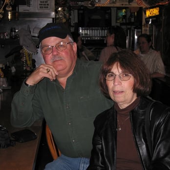 CLOSE QUARTERS PUB - Updated December 2025 - 35 Photos & 44 Reviews ...