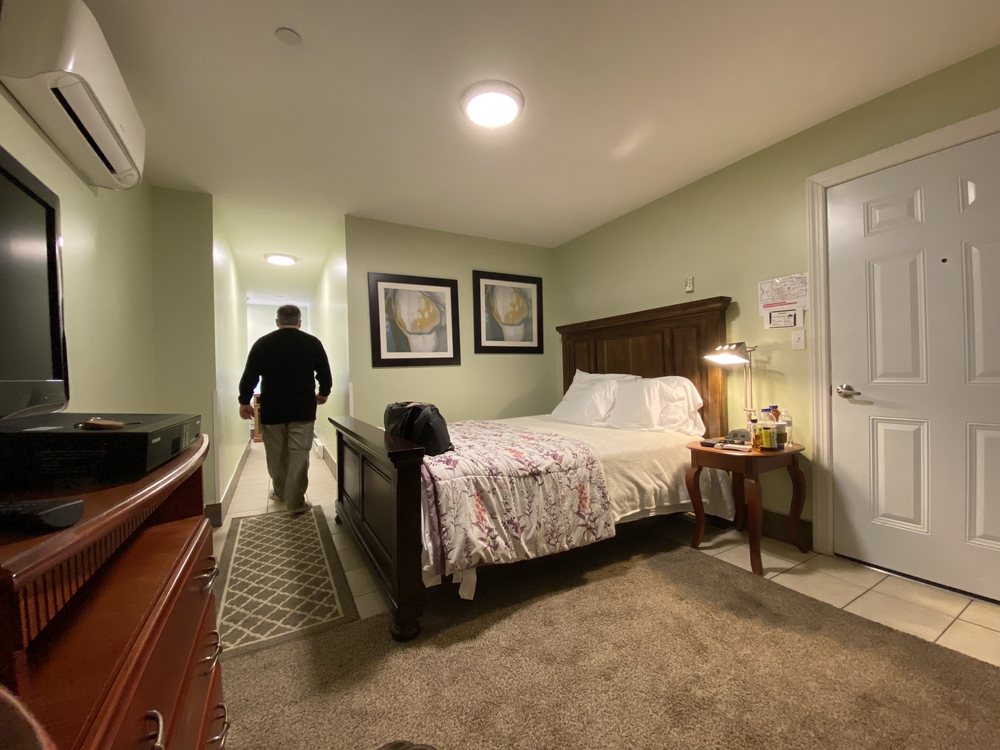 COLD SPRING HOTEL & CAFE - Updated October 2024 - 62 Photos & 31 ...