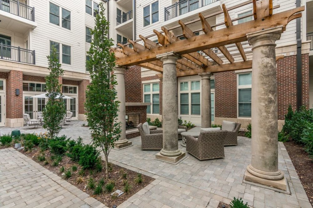 HARPETH SQUARE APARTMENTS - Updated July 2024 - 12 Photos - 159 1st Ave N, Franklin, Tennessee ...