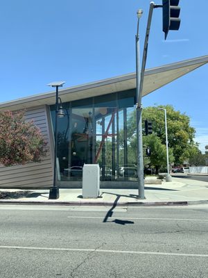 ENCINO-TARZANA BRANCH LIBRARY - Updated July 2025 - 35 Photos & 70 ...