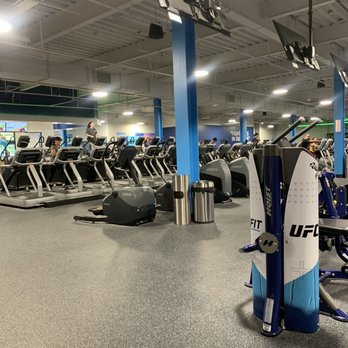 UFC FIT SAN JOSE - OAKRIDGE MALL - 83 Photos & 93 Reviews - 5540 ...