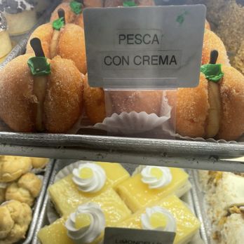 ISGRO PASTRIES - Updated August 2025 - 707 Photos & 610 Reviews - 1009 ...